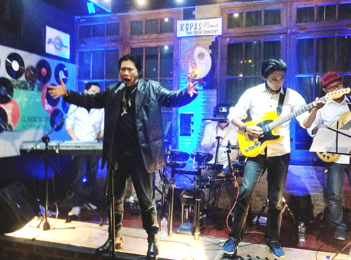 Rollies Zone Band Pukau Penonton, Plt Wali Kota Ikut Berduet - EVENT ...