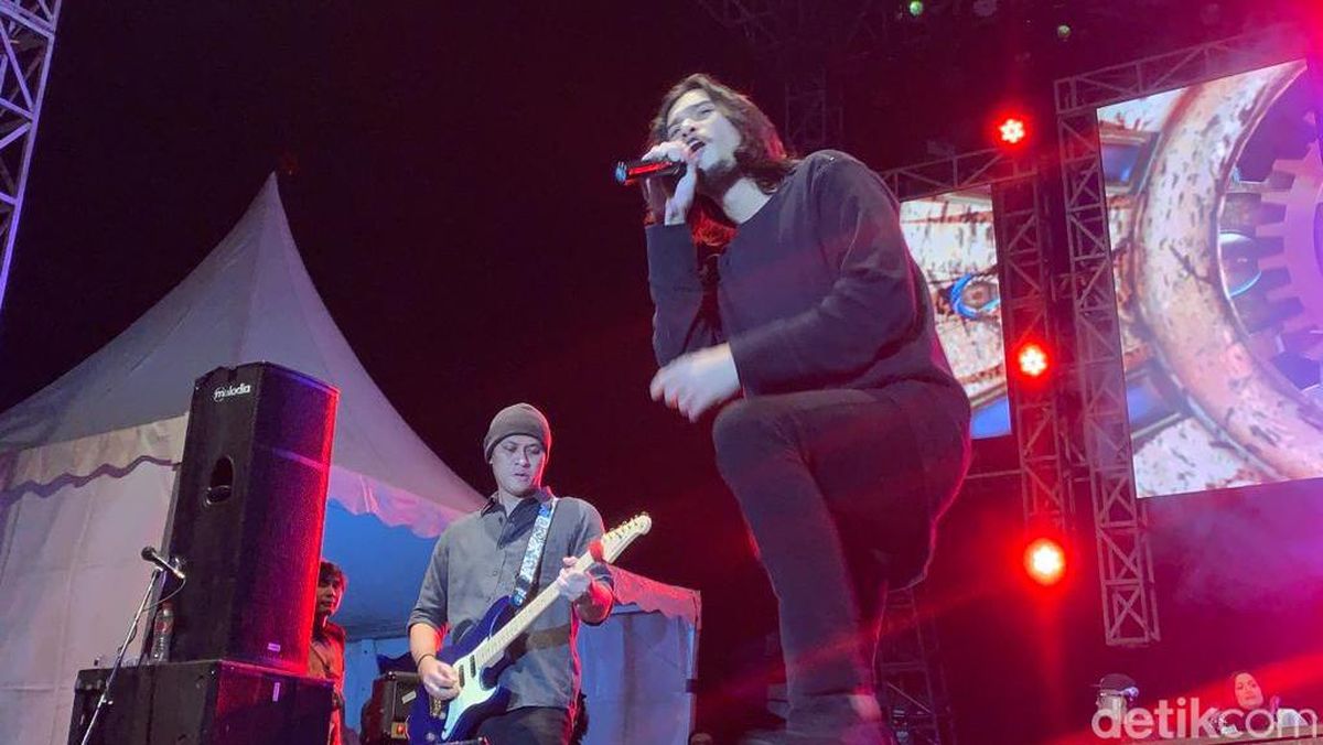 Dewa 19 Tampil Memukau di Navy Jazz Traffic Festival 2022 - EVENT NUSANTARA