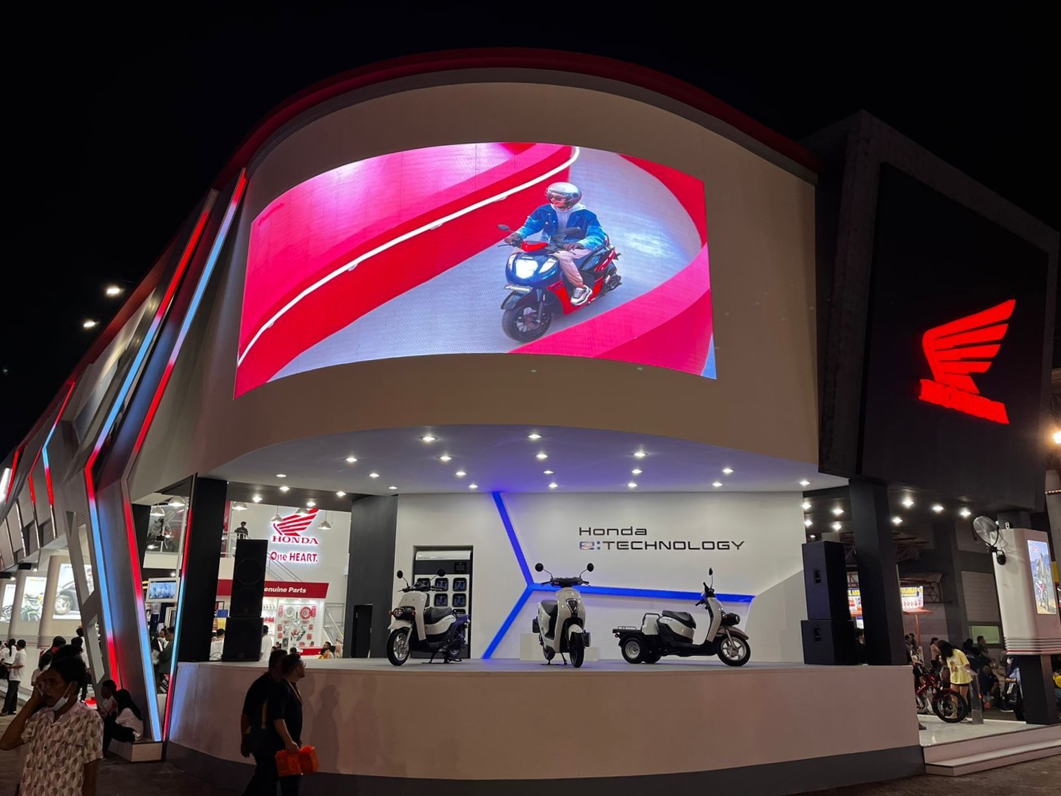 Tampil Lebih Interaktif, Honda Hadirkan Digital Wall di JFK 2023 ...